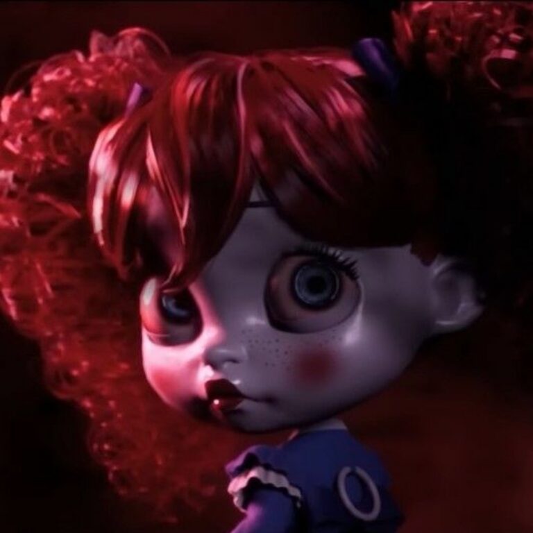 L'histoire de Poppy, la poupée vivante et fille d'Elliot Ludwig dans ...